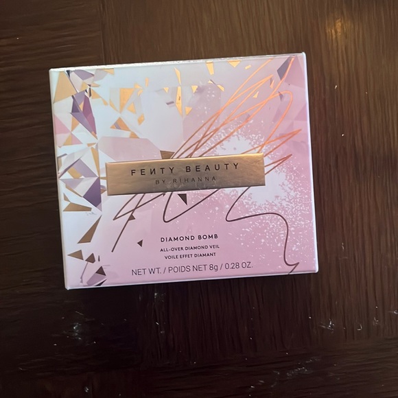 Fenty Beauty | Makeup | Fenty Beauty Diamond Bomb Ros Rave Highlighter ...